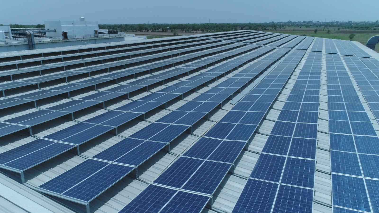 Best Topcon Solar Panel: 8 Must-Know Facts Before You Invest